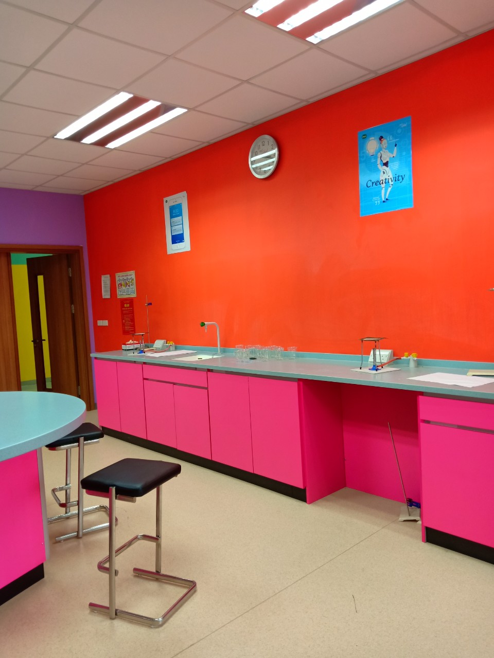 Thiết kế phòng thí nghiệm hóa sinh cho trường học